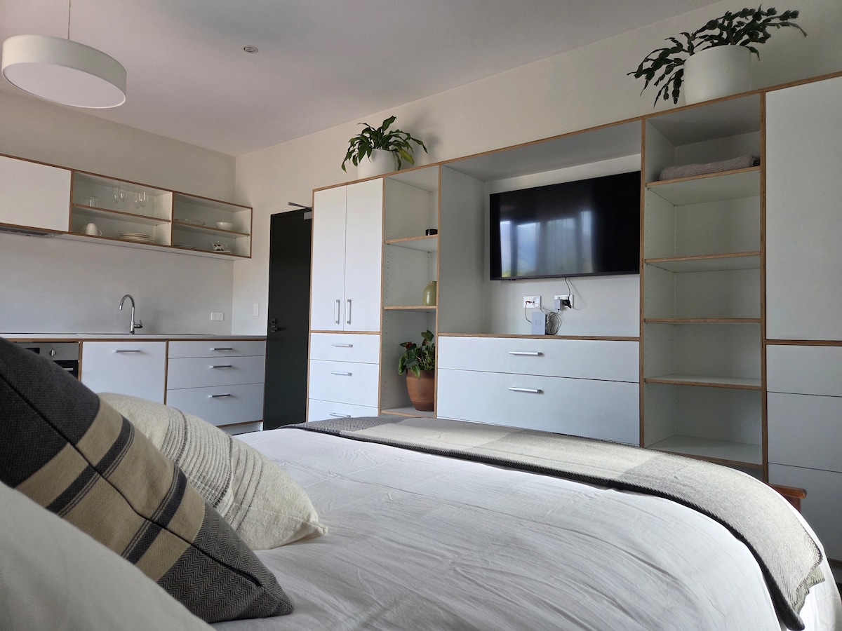 Alpine Studio Escape | Mountain Views & Walks - Guest suites for Rent ...