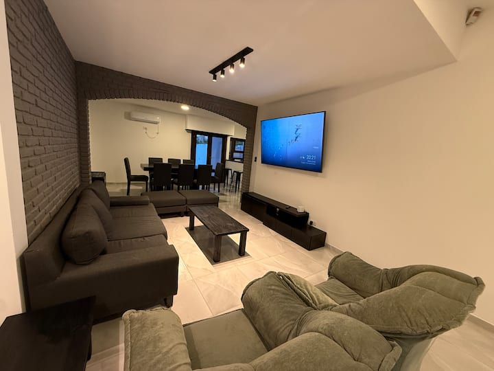 Amplia Casa Con Piscina Y Servicio De Balneario - Necochea