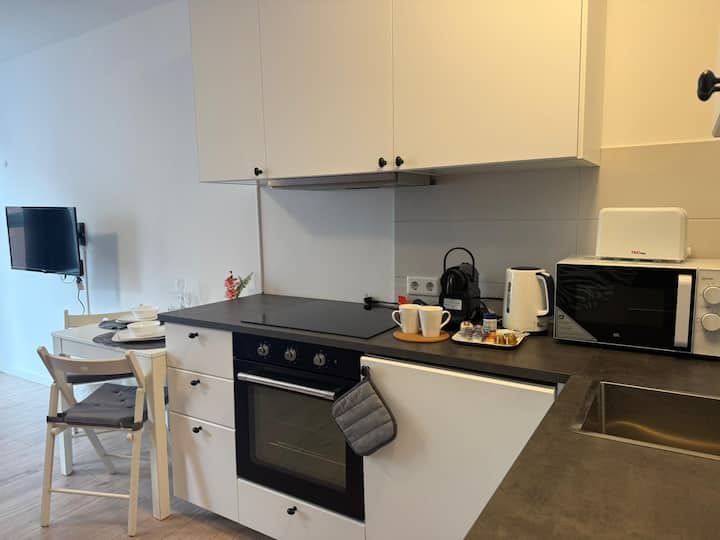 Modernes Apartment In Top-lage Kölns – Nachtleben - Cologne