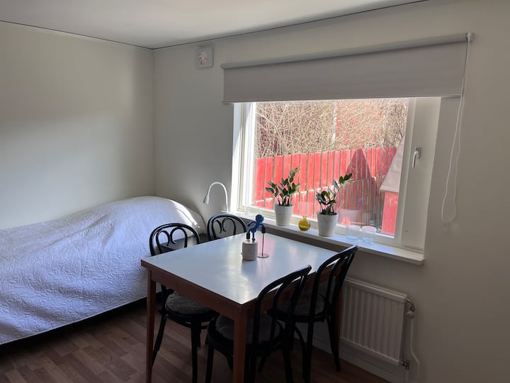 ”Hyr-myran”, Eget Litet Boende Nära E4an. - Uppsala