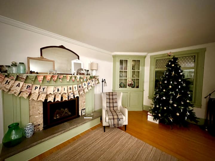 Cozy 125 Year Old Home In The County - Min 30 Days - Prince Edward County