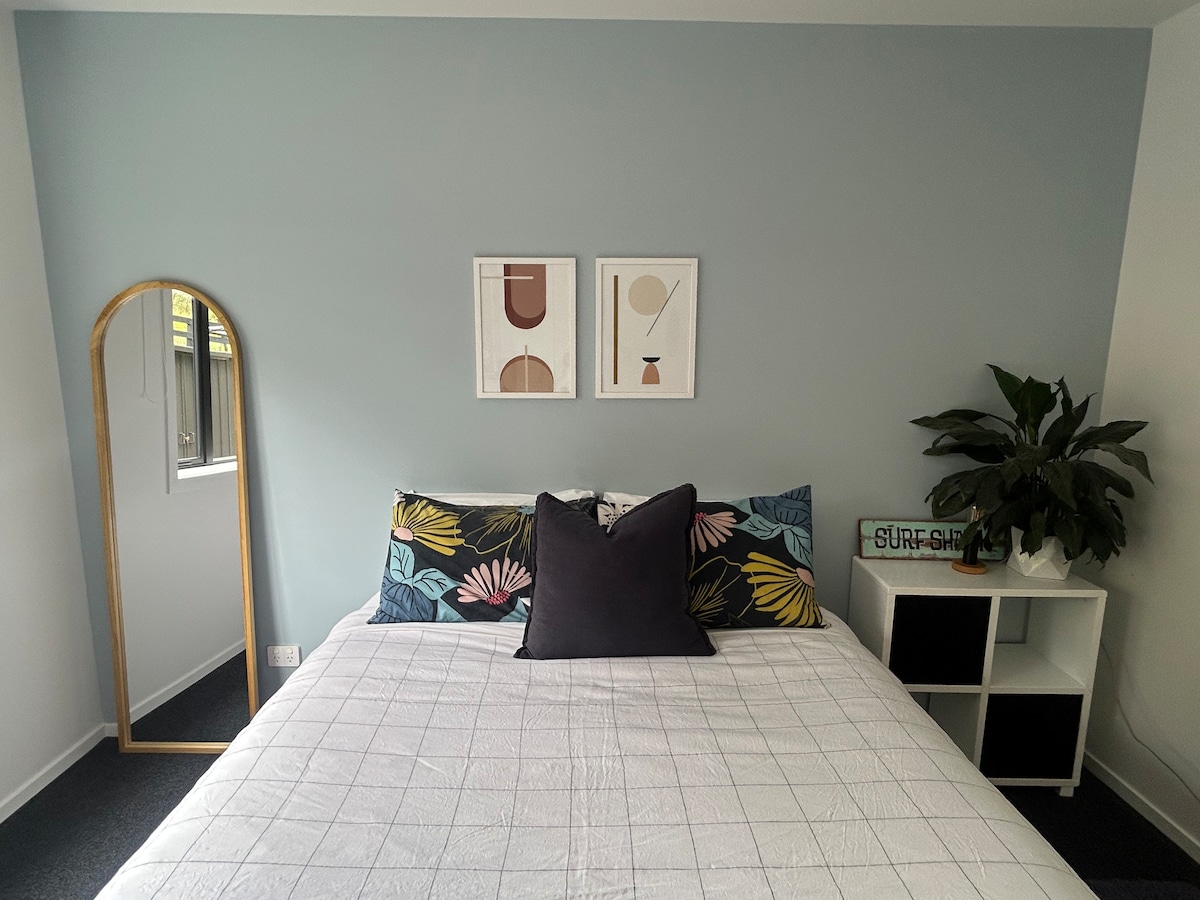 WSL Ready | Calm Coastal Retreat | Spa - Houses for Rent in Waikato ...
