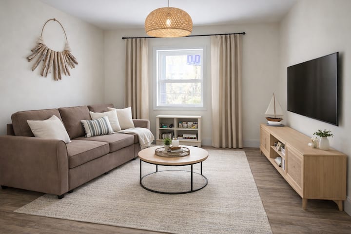 Luxury Downtown Moncton, Sleeps 14 -