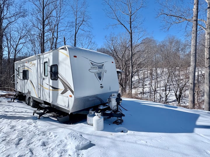 Camper On The Cliff - Lynchburg, VA