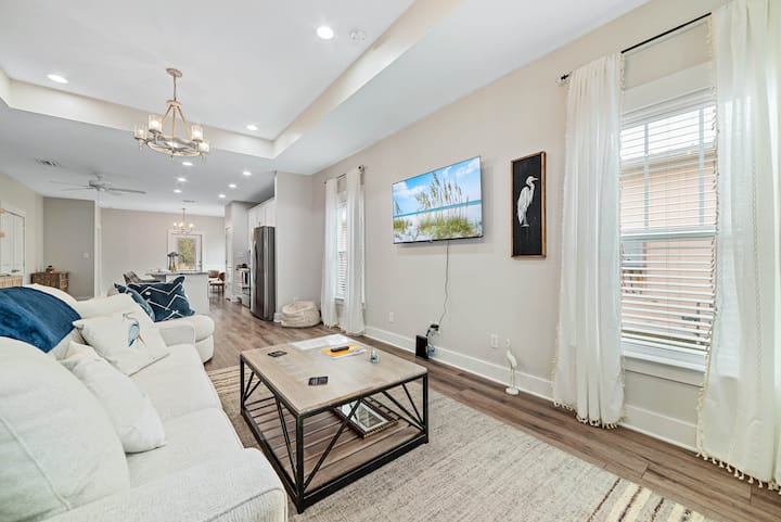 Coastal Comfort Near Beaches, Activities & Dining - Foley, AL