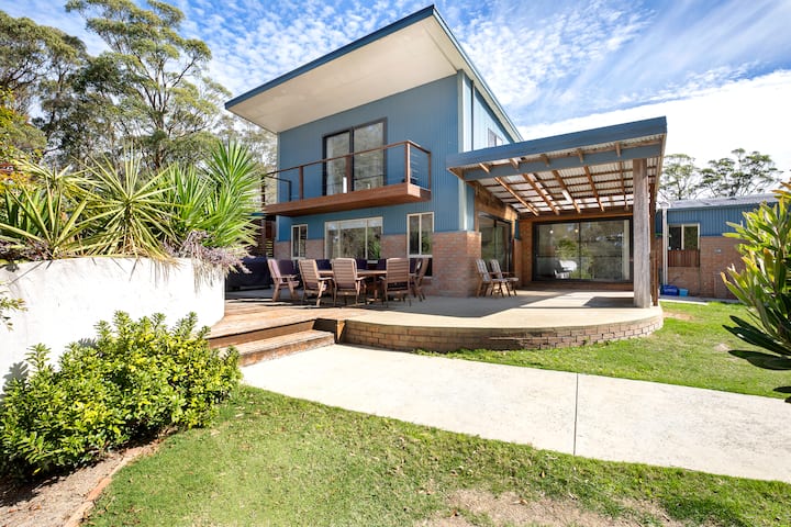 Peaceful Bush Retreat With Pool & Tennis Court - Kryal Castle