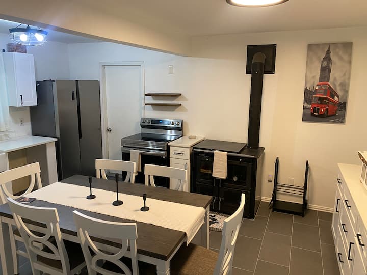 Cozy Home Fully Stocked For Monthly Stays. - Arlington