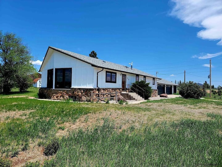 Laughlin Acres Retreat
3br Home On 3 Acres | - Cheyenne, WY