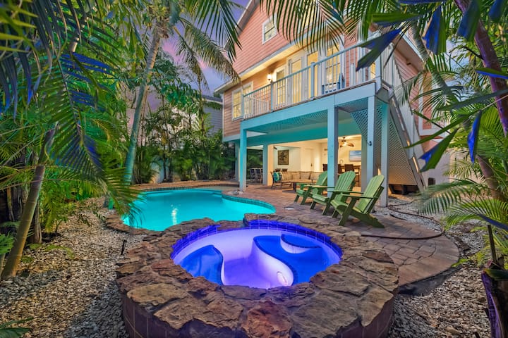 New! Steps To Private Beach, Heated Pool + Hot Tub - Bradenton Beach