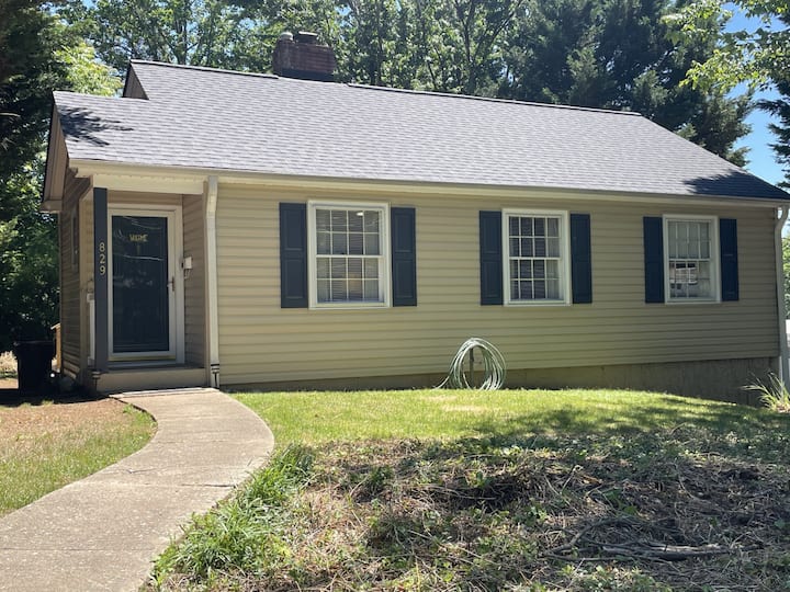 Sunset Cottage - Winston-Salem, NC