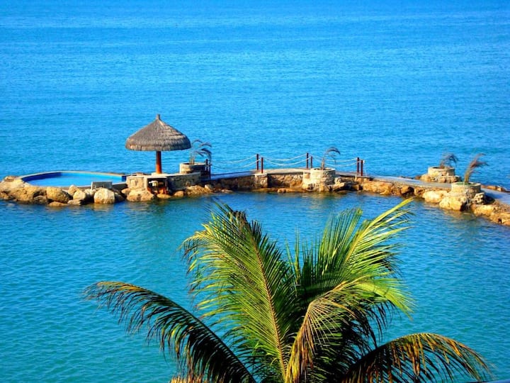 Lujoso Departamento Frente Al Mar Playa Privada - La Libertad