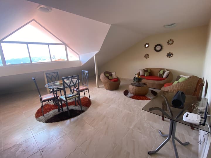 Hermoso Departamento Entero En El Centro - Cuenca