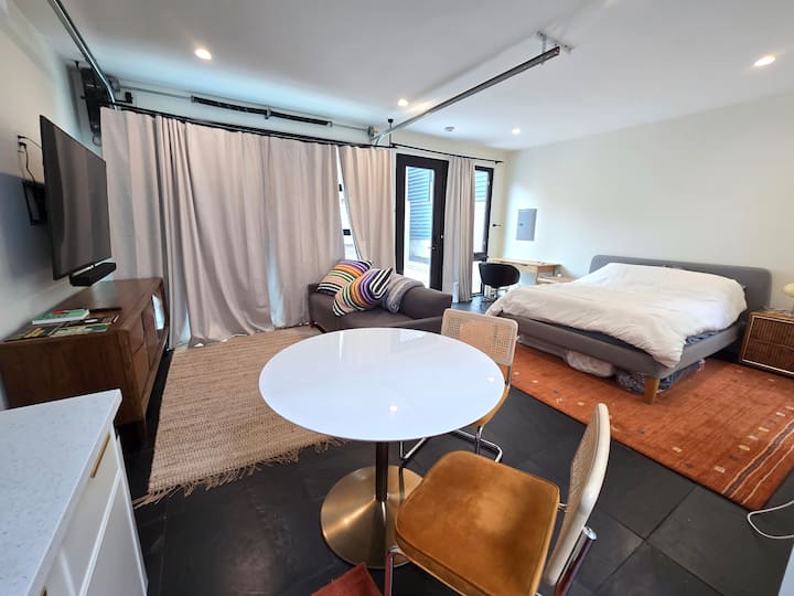 Private Guest House Near Path • Easy Nyc Access - Jersey City, NJ