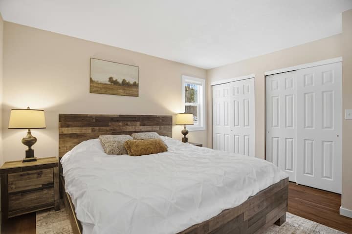 Snug 4b Bellevue Haven W/ Study Room G#42528 - Eden Prairie, MN