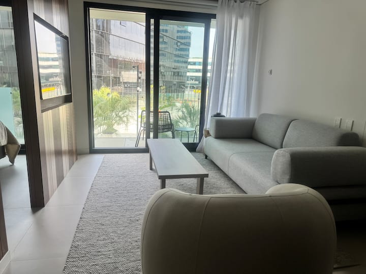 Espectacular Apartamento En Edificio De Categoría. - Montevideo