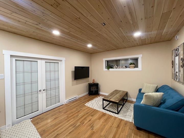 Cozy Cedar Nook With Hot-tub, Fire-pit, A/c & Bbq! - Hope