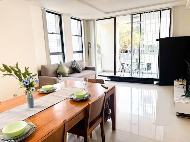 Stylish Rosebery Apartment, 10 Mins To Airport - Rosebery