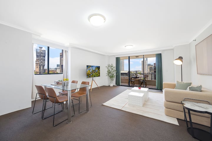 Inner-city Base | Haymarket Retreat W Gym & Pool - Surry Hills