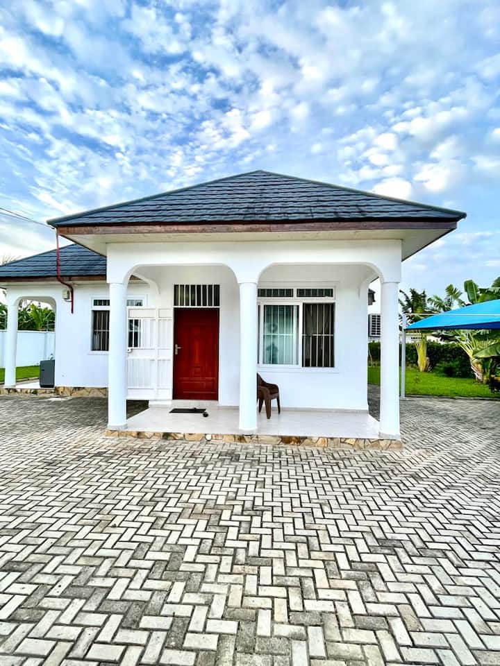 Charming Modern Home - Tanzania