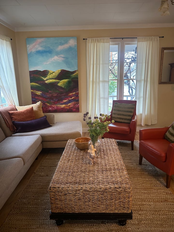 Historic Ashland Farmhouse - Ashland, OR