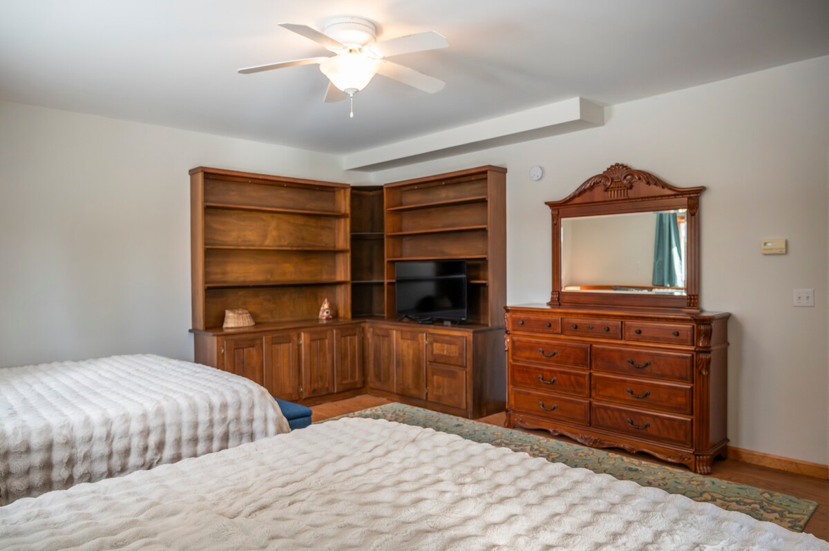 Waterfront Family Compound on Lake George - Houses for Rent in Fort Ann ...