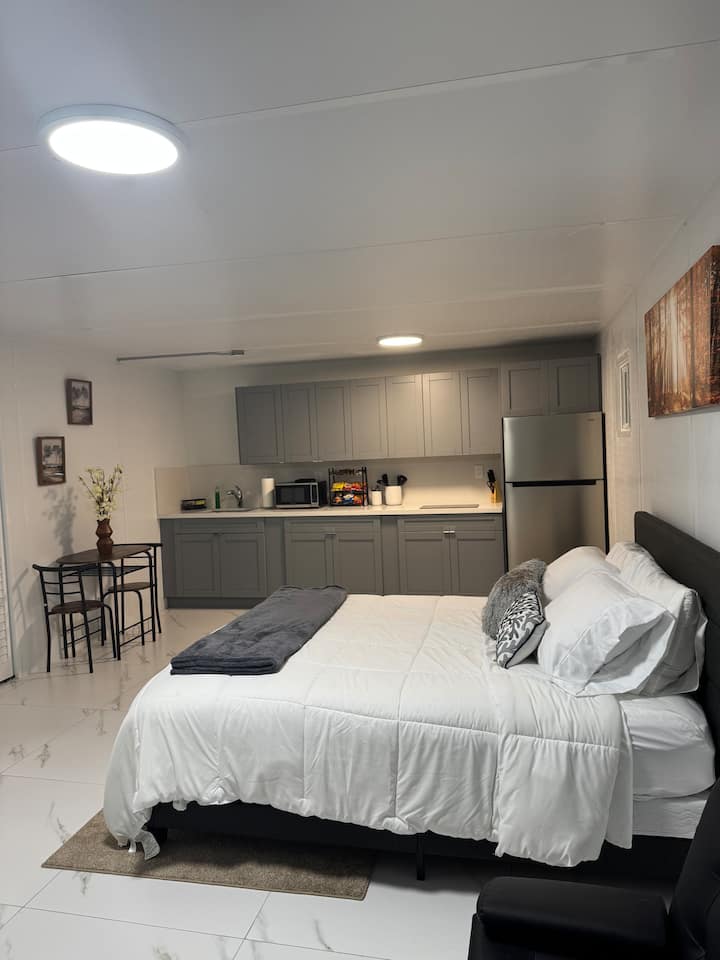 Beautiful 1 Bedroom Studio Located In Miramar - Miramar, FL