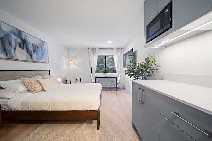 The Alpine Alcove W Pool & Hot Tub - Canada