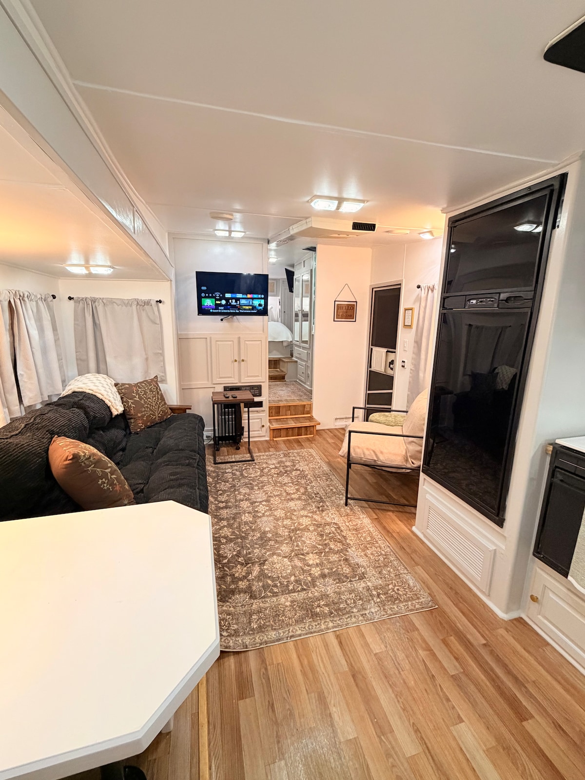 Sunset Hideaway - Campervans/Motorhomes for Rent in Springtown, Texas ...