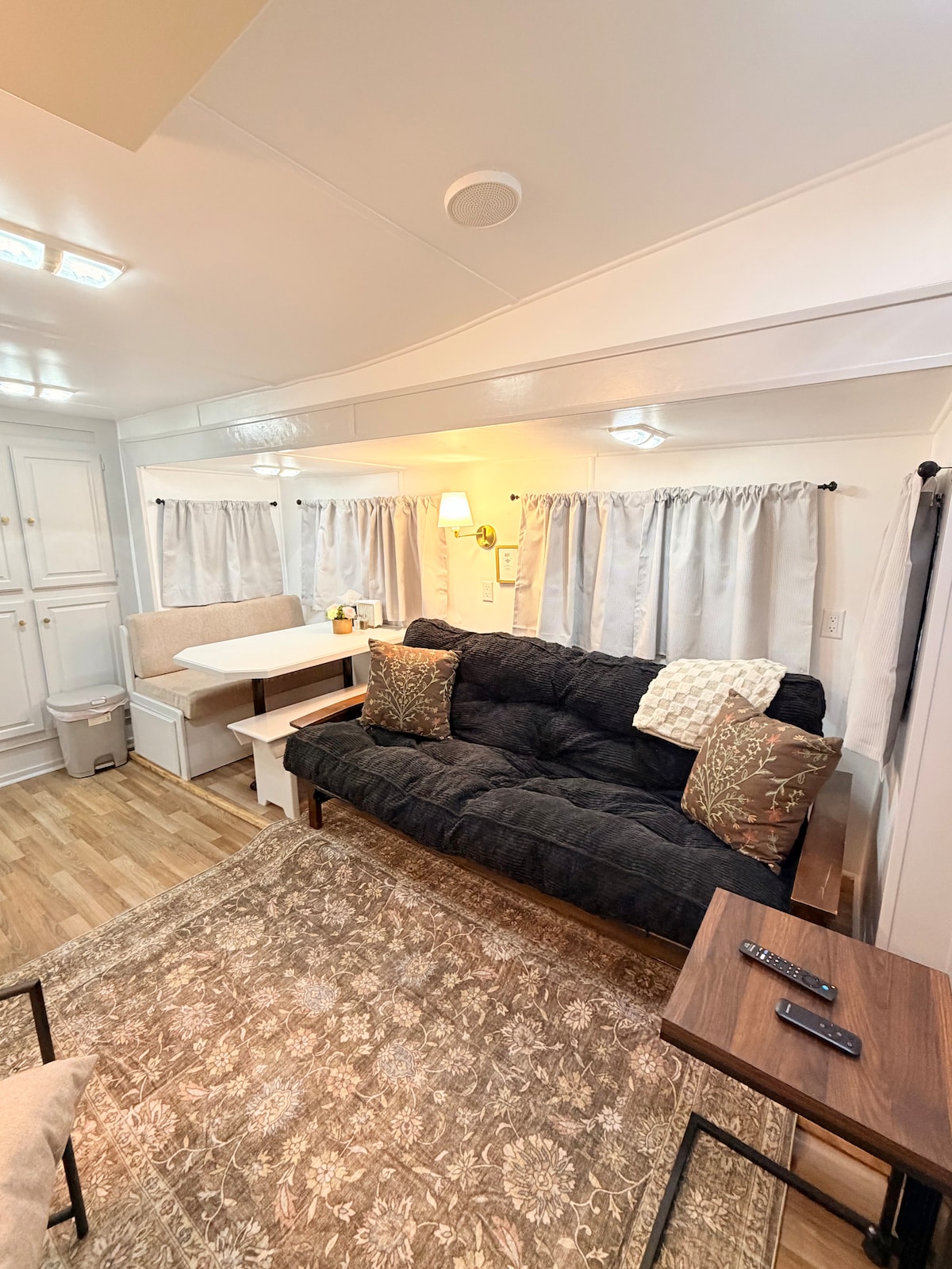 Sunset Hideaway - Campervans/Motorhomes for Rent in Springtown, Texas ...