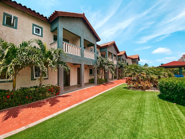 4 Min To The Beach! & The Heart Of Palm Beach - Aruba
