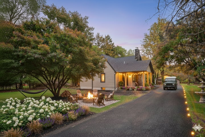Luxury Modern Retreat | Hot Tub, Grill, Game Room - Woodstock, NY