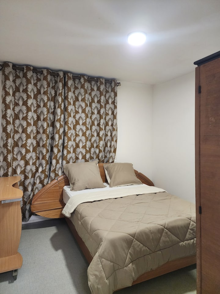 Chambre Reposante Dans Un Appartement Confortable - Besançon