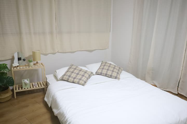 [오픈특가/리뷰이벤트]인하대학교 도보 2분 거리 인하문화의거리 중심에 위치한 1인 숙소 - Incheon