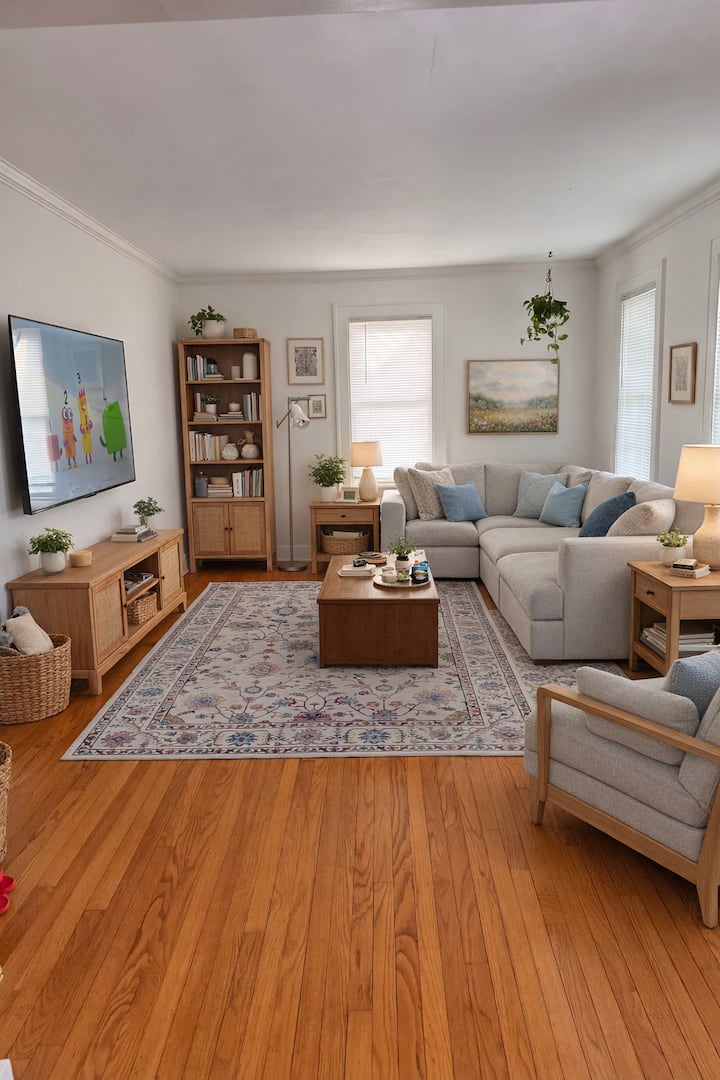 Suburban Home | Quiet Neighborhood, Easy Access - Downers Grove, IL