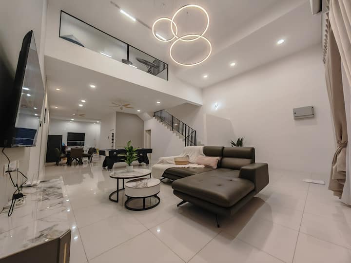 Sunland Villa 4r4b 13pax Karaoke| Pool Table | Bbq - Ipoh