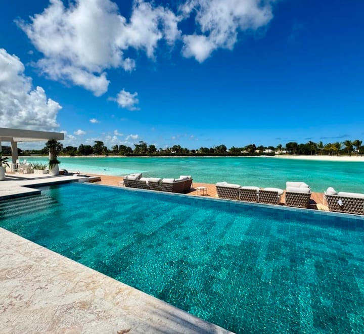 Caribbean Crush, Electricity Included, 9h Golf. - Punta Cana