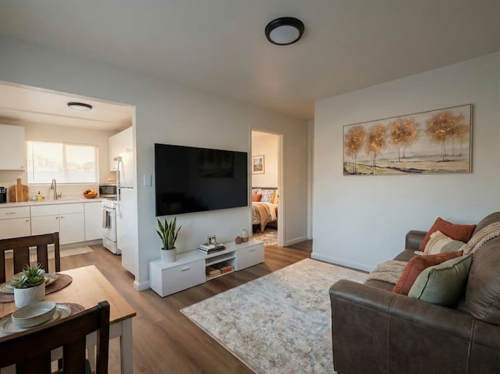 Modern 1br Suite + Secure Parking | Near Bart - Berkeley, CA