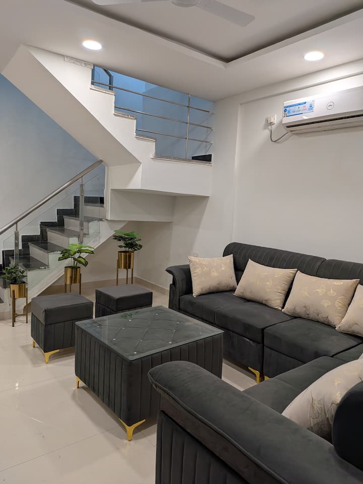 Luxurious Villa - Bhopal