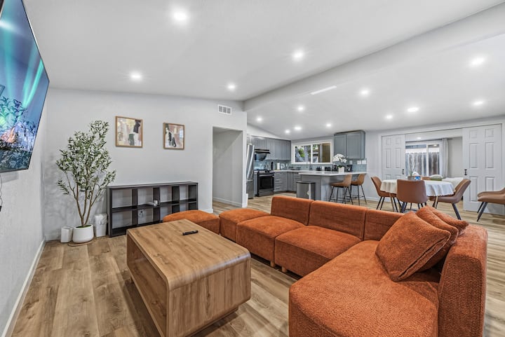 Modern Spacious Retreat With Full Amenities - San Jose, CA