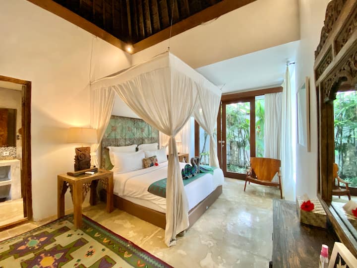 Serene Villa Suite • For Couples & Solo Travellers - Kuta