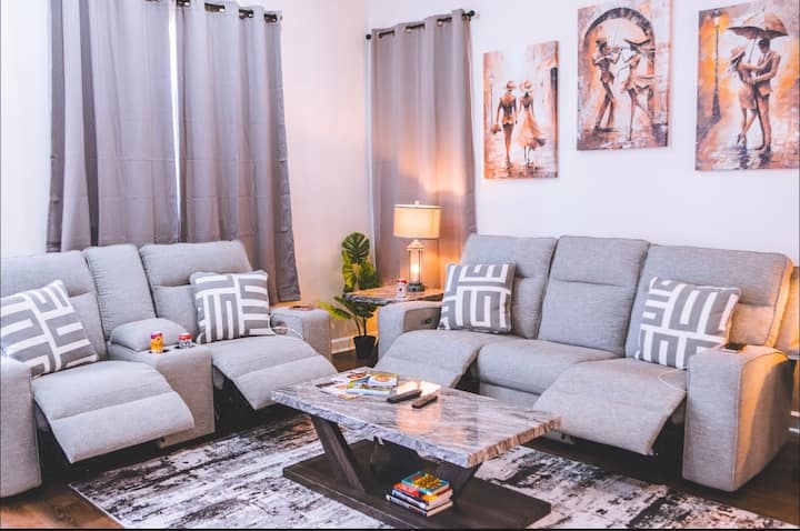 Generator Backup, Fenced Parking, Near Downtown! - Memphis, TN