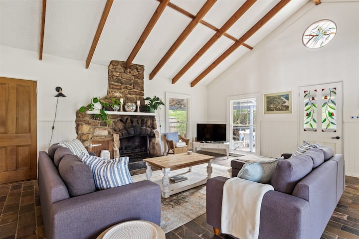 Aroha - Character Filled Coastal Home In Prevelly - Prevelly