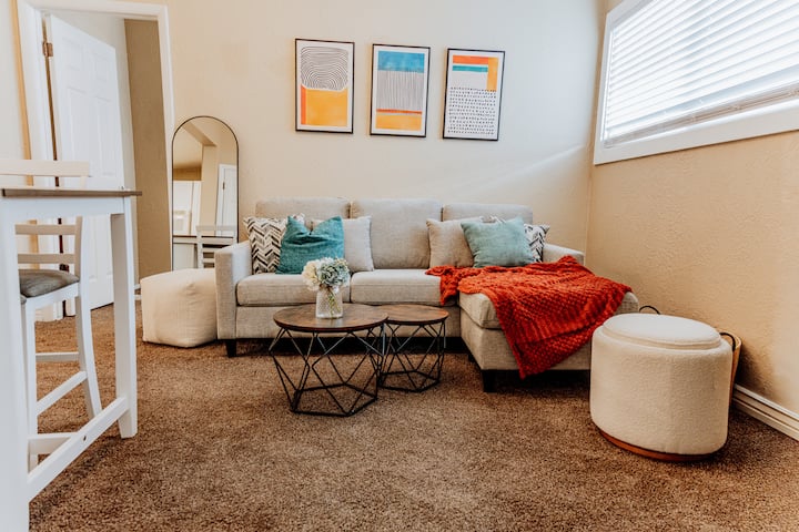 Charming 3 Bedroom Sugar House Guest House - Salt Lake City