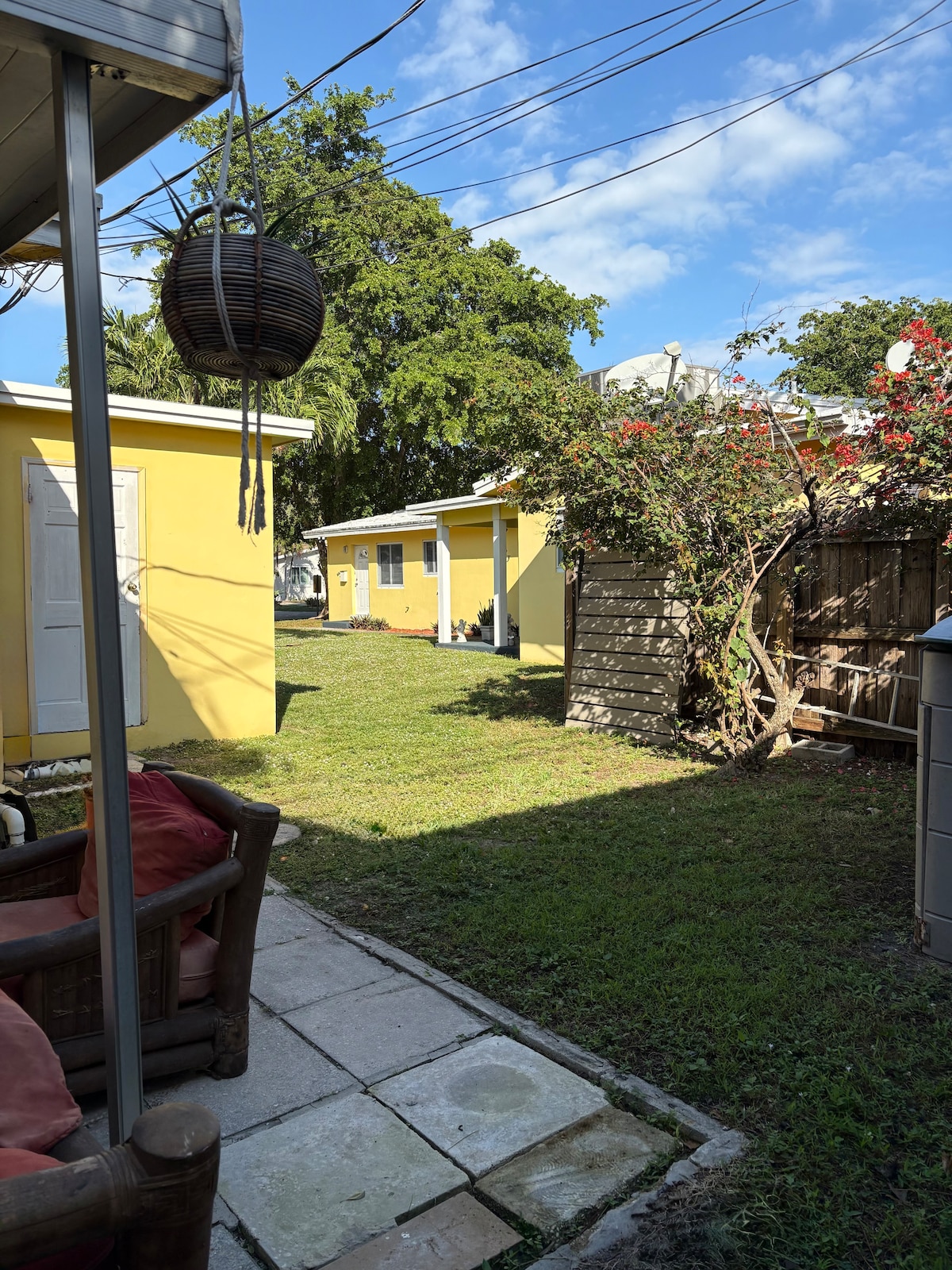 Hotel Blue - studio attachment coming soon! - Flats for Rent in Wilton ...