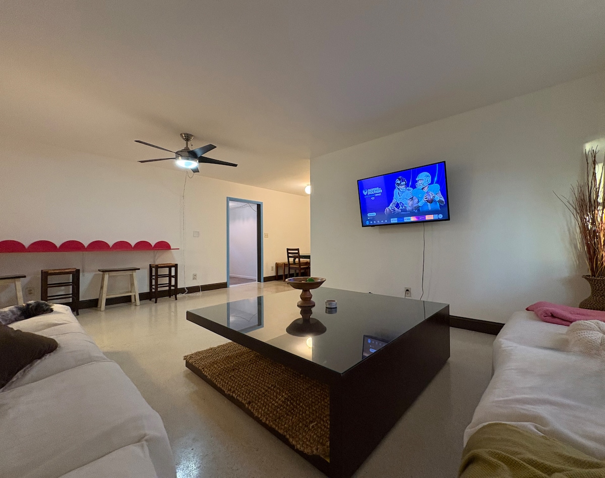 Hotel Blue - studio attachment coming soon! - Flats for Rent in Wilton ...