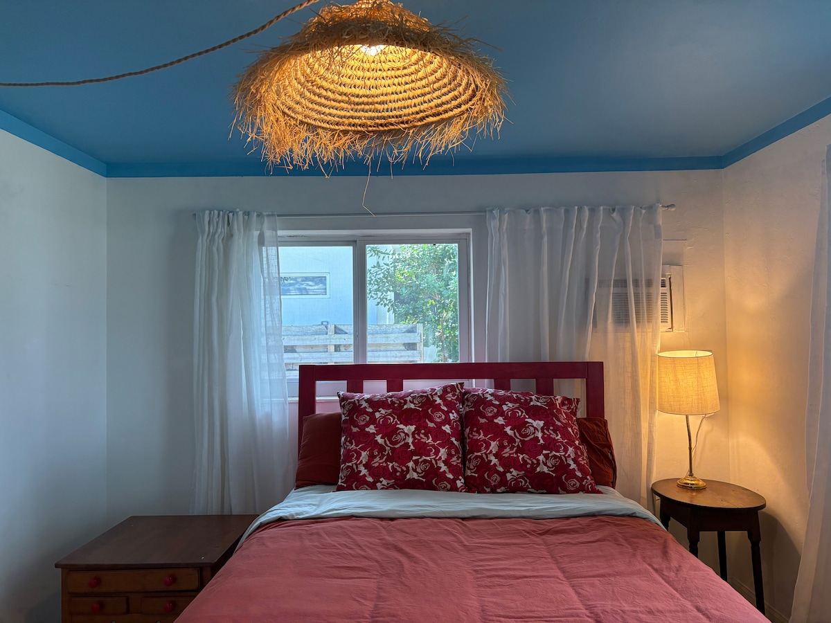 Hotel Blue - studio attachment coming soon! - Flats for Rent in Wilton ...