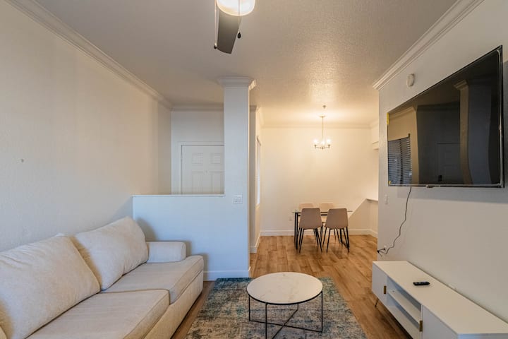 Stylish 1-br Escape With Heated Pool&top Amenities - Tempe, AZ