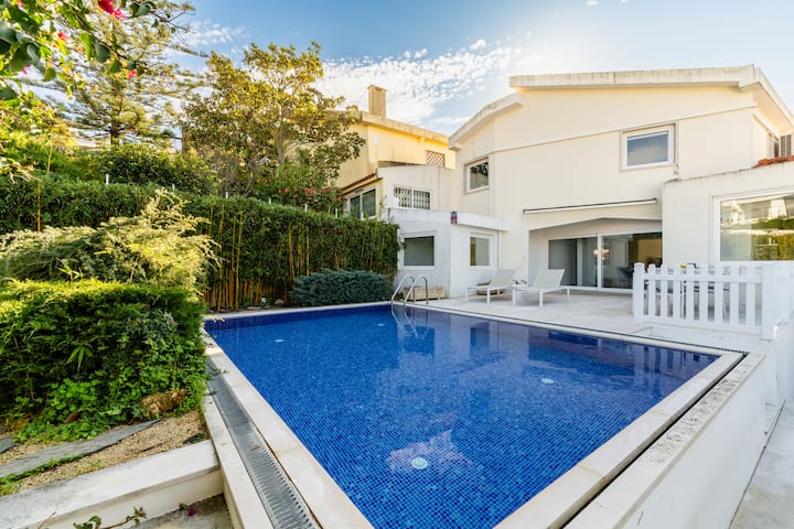 São Pedro Beach Villa - Estoril