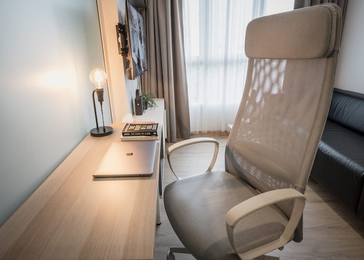 Peaceful Work Retreat, Netflix, 3 Mins Bts, Mall - Thailand