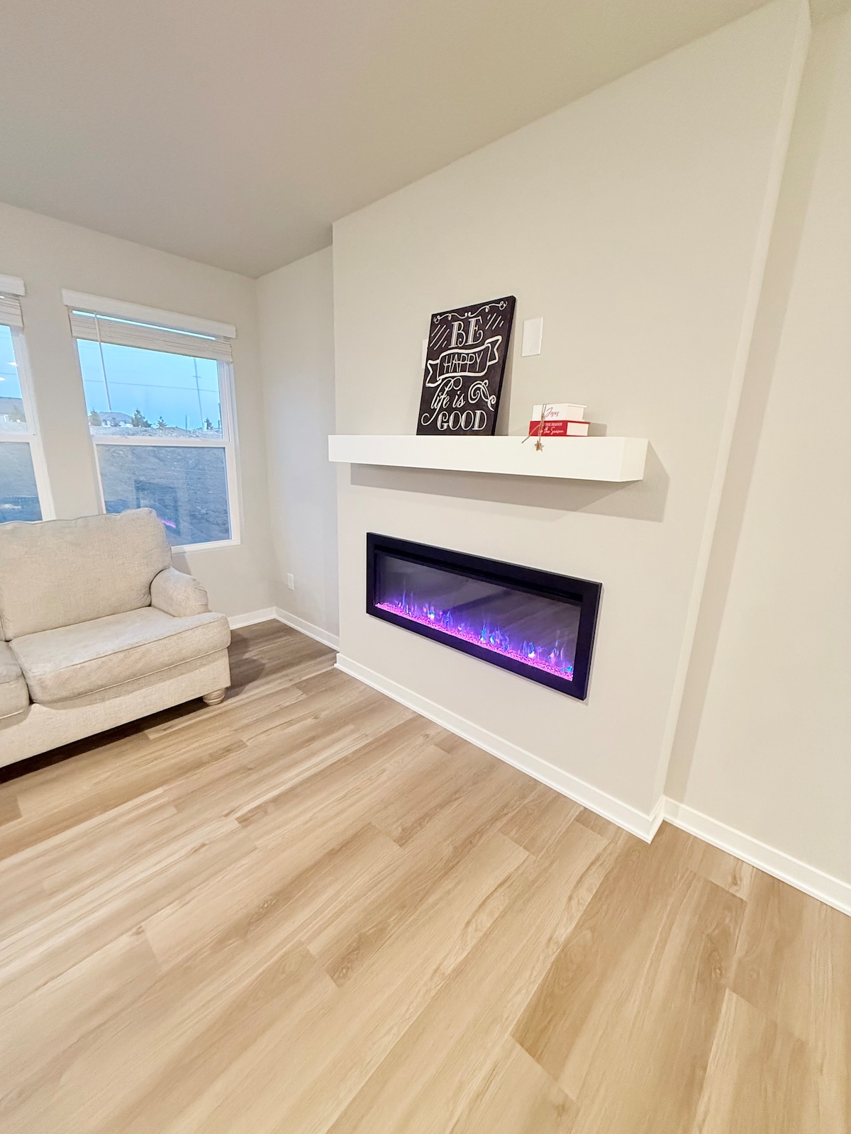 Logement moderne flambant neuf 4BR | Impeccable et lumineux - Maisons à ...